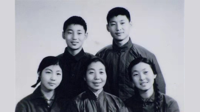 Mother's Day: 'Song of the Parting Son' recited by Xi for you
