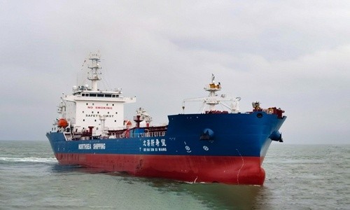 China's first 15,000 DWT shuttle oil tanker delivered to CNOOC