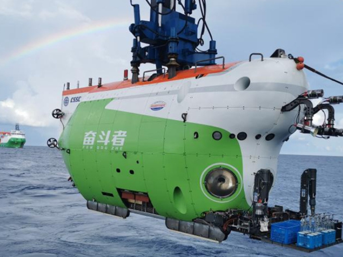 China sees two manned submersibles put into joint operation in deep sea ...