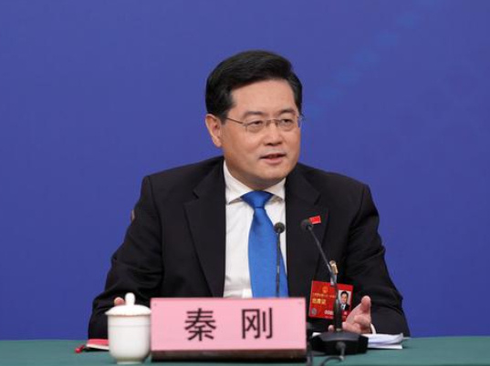 China to continue to play constructive role in easing Ukraine crisis: FM