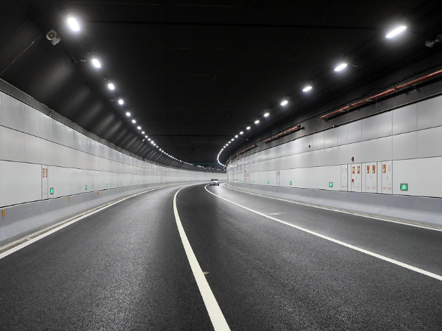 Undersea road tunnel opens to traffic in China's Dalian