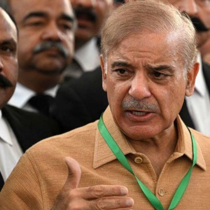 Pakistan's major parties agree to form coalition gov't