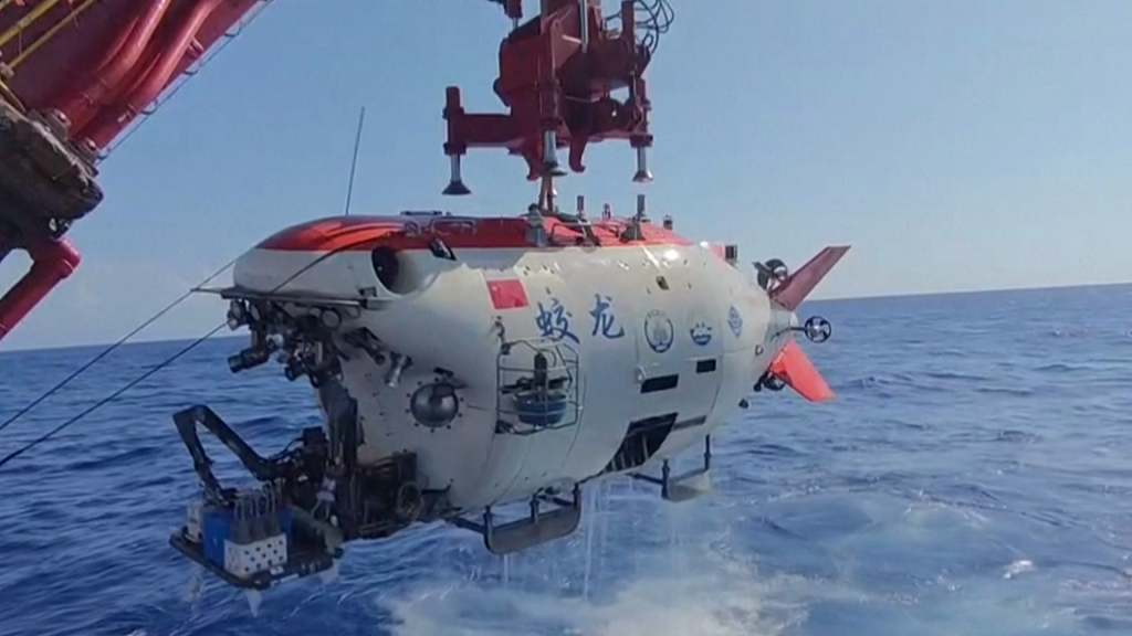 China's manned deep-sea submersible completes 300th dive