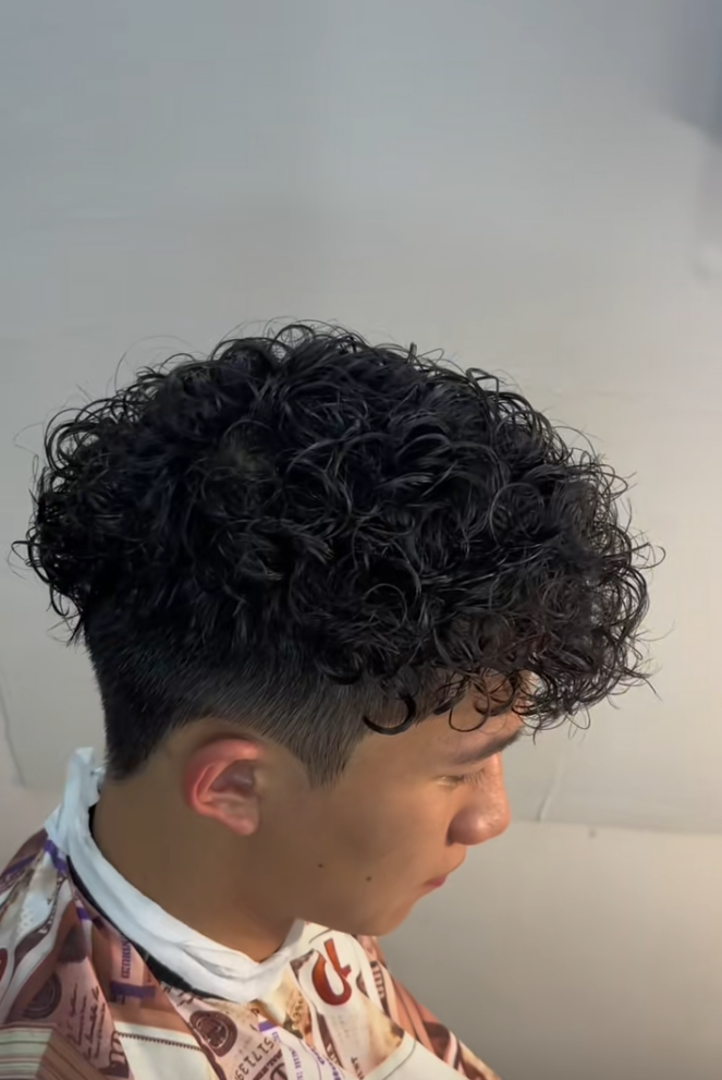 College student builds barber business out of dorm room