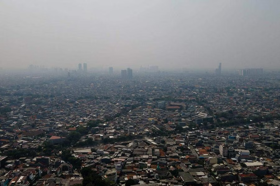 Indonesia sanctions 11 industrial firms over Jakarta pollution spikes