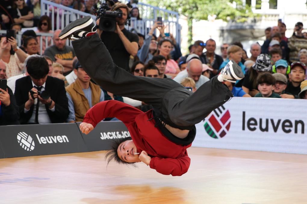 Chinese breakdancers come home for Asian Games from World Championships