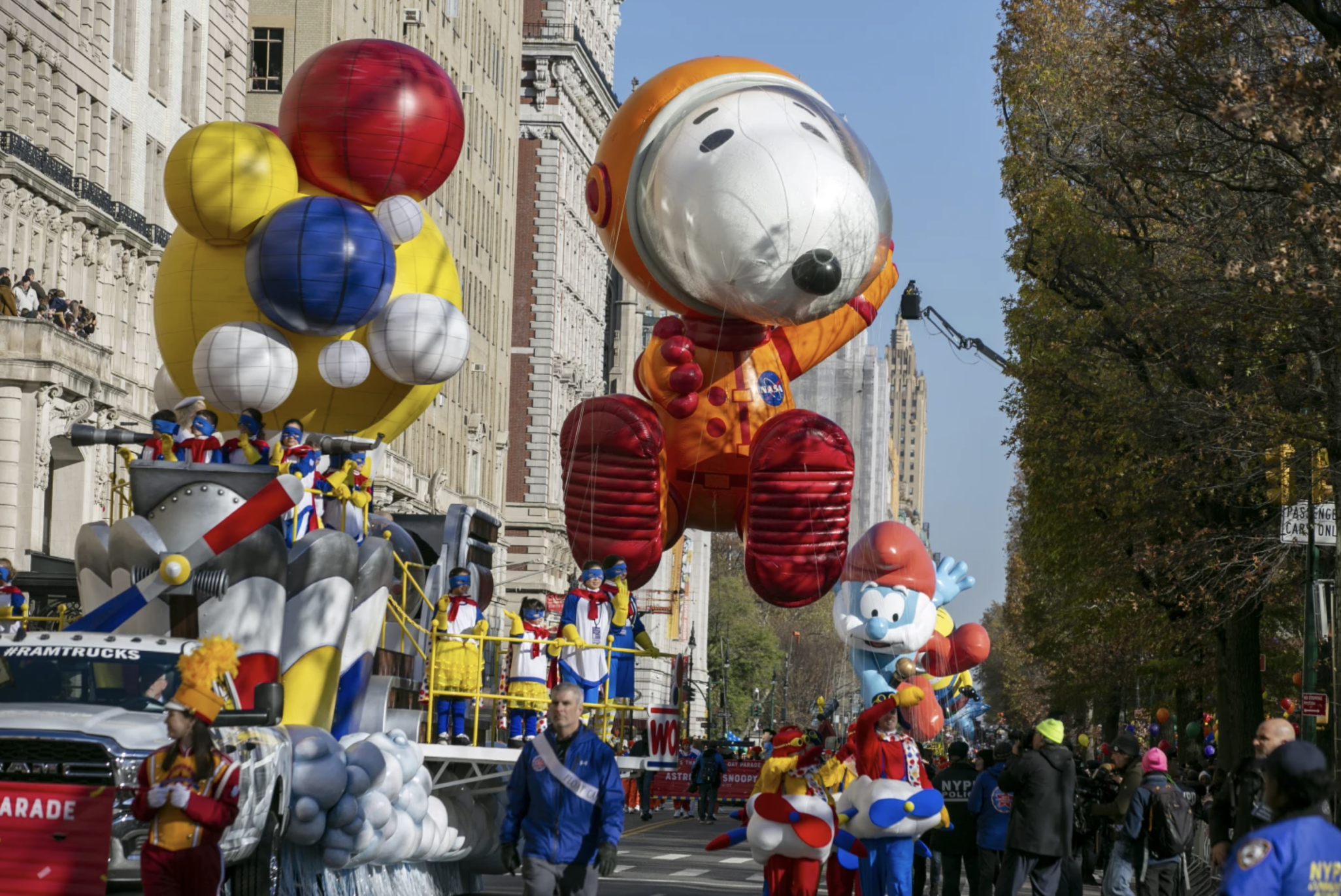 Balloons, bands, celebrities and Santa: Macy’s Thanksgiving Day Parade ...