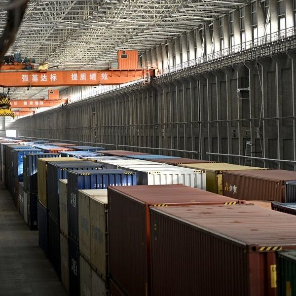 China unveils new measures to facilitate cross-border trade, investment