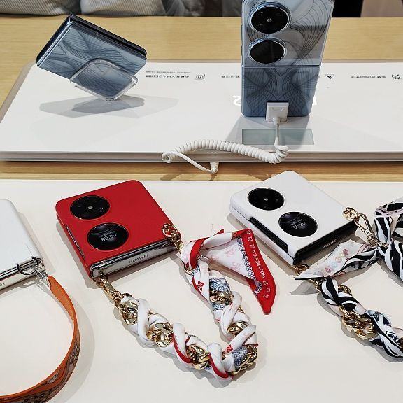 China's mobile phone shipments up 68.1 pct in January