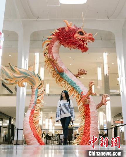 Chinese artist's stunning loong artwork receives warm welcome in US