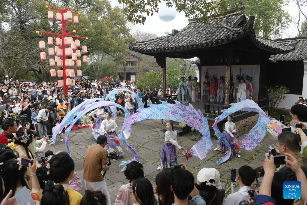 Activities held to celebrate Huazhao Festival in Hangzhou, E China