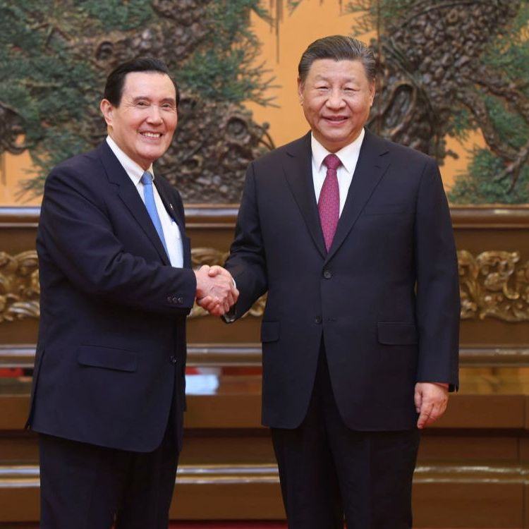 Xi Jinping meets Ma Ying-jeou in Beijing