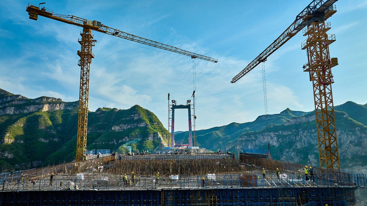 Construction of Yellow River Three Gorges bridge underway