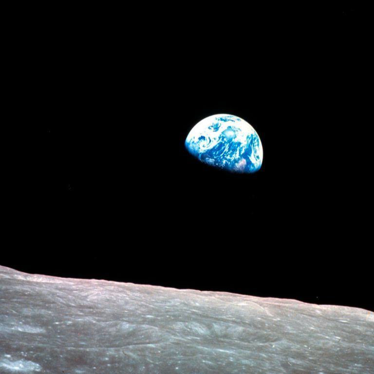 Former astronaut William Anders, who took iconic Earthrise photo, has died in Washington plane crash