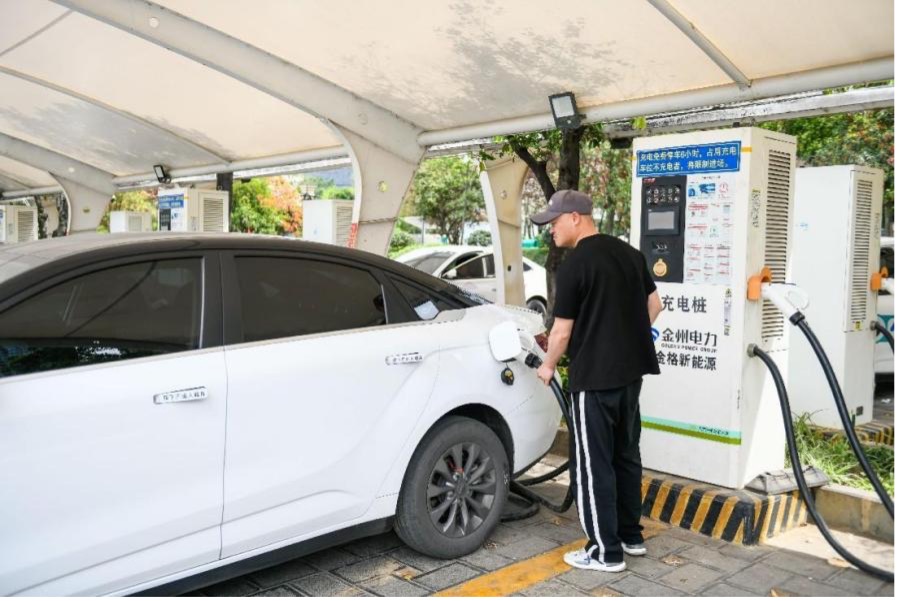 China makes big strides in new energy vehicle development with innovation