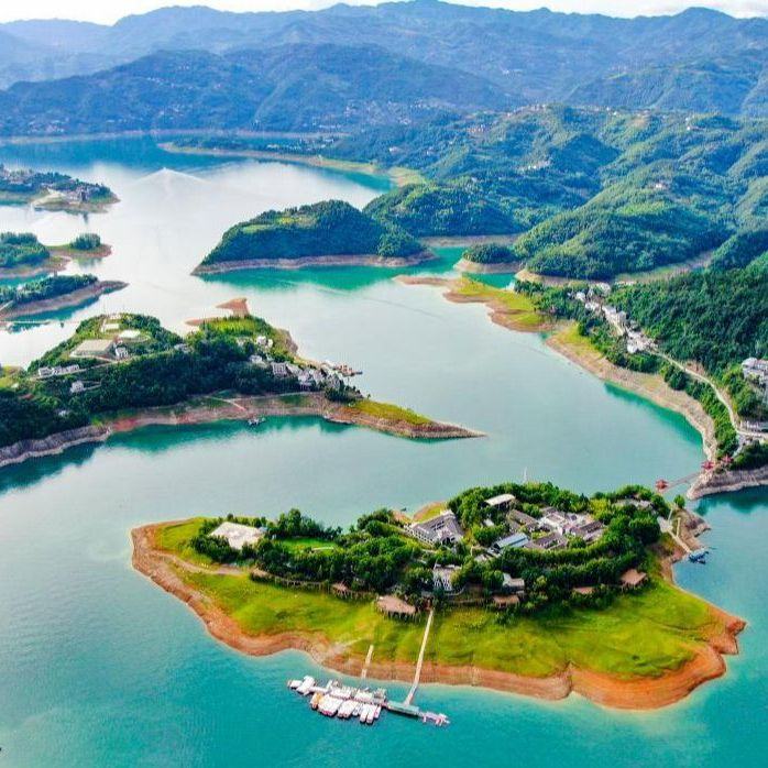 Scenery of Yinghu Lake scenic spot in Ankang, NW China