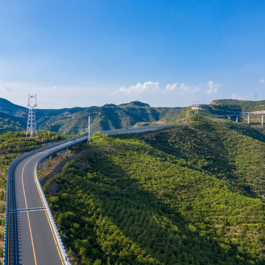 China's highways undergo green transformation