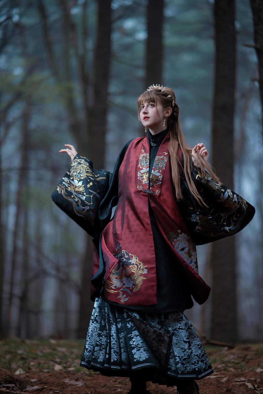 Each piece of hanfu that crosses the ocean is a cultural messenger ...